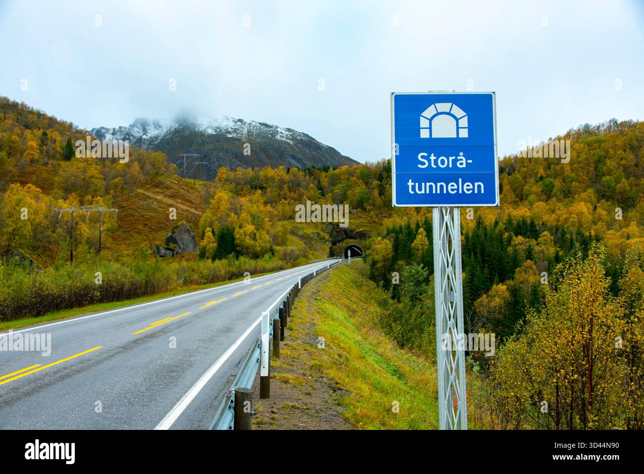 Tunnel road sign on hi-res stock photography and images - Alamy