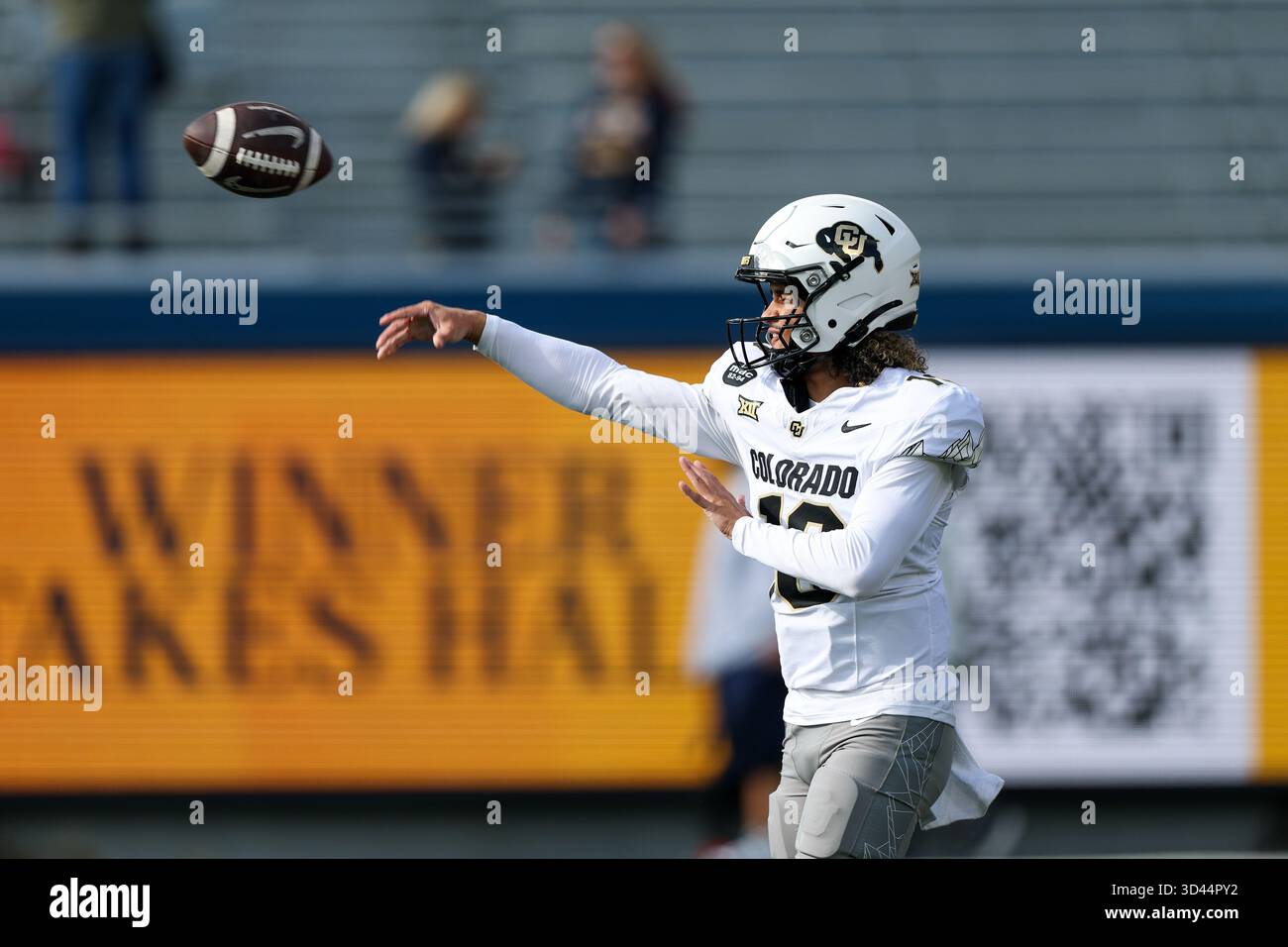 November 8, 2025: Colorado Buffaloes quarterback Ryan Staub (16) warms ...