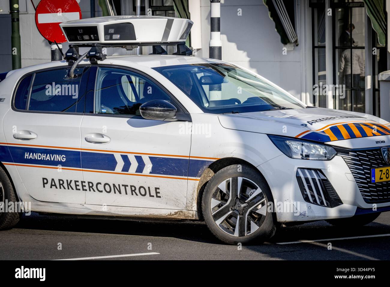 GOUDA - Law enforcement officers are driving around Gouda in scan cars ...