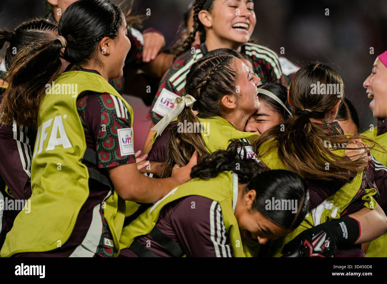 Mexico U-17 players celebrate their victory and third place during the ...
