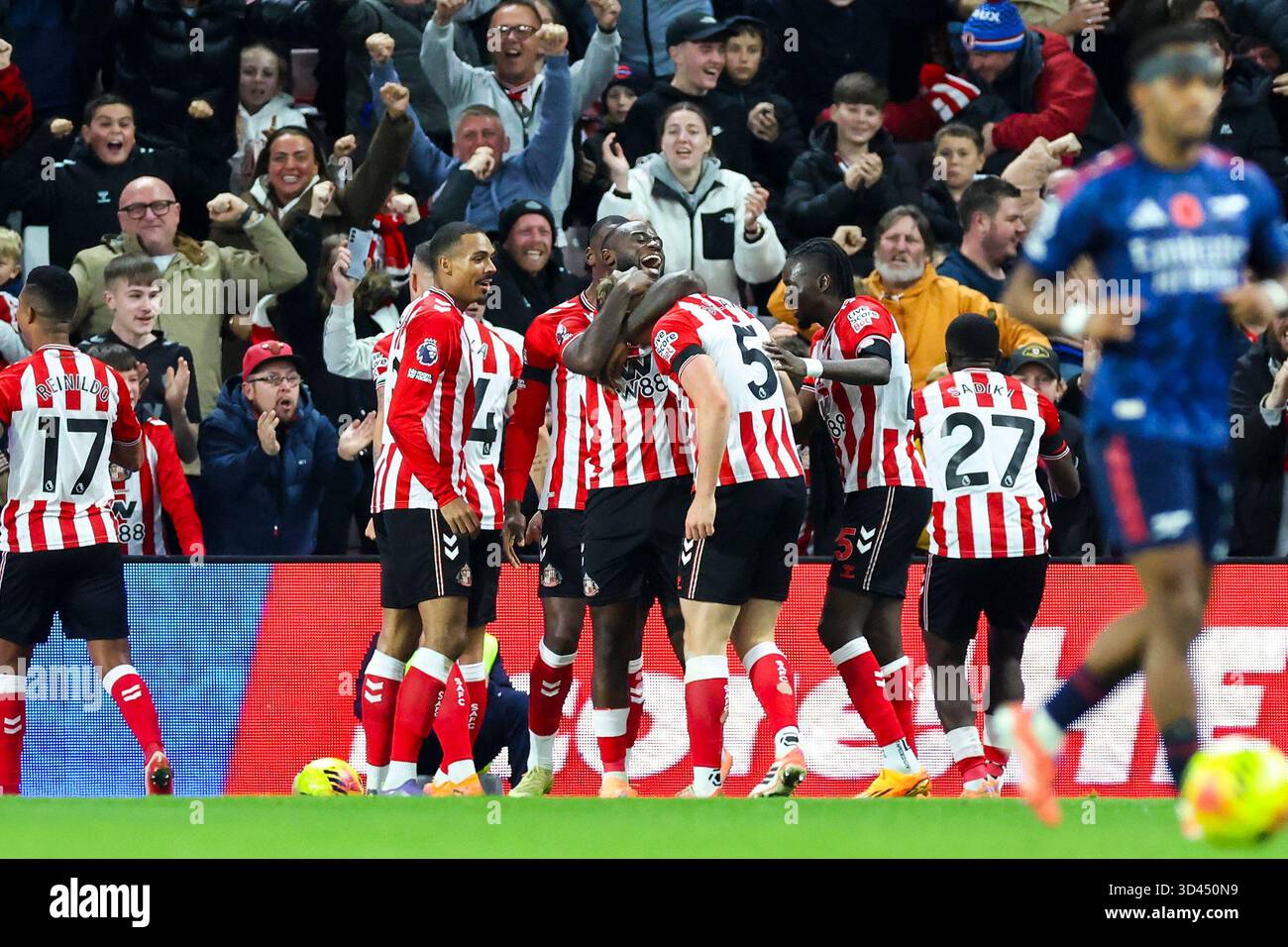 Sunderland defender Daniel Ballard (5) scores a GOAL 1-0 and celebrates ...