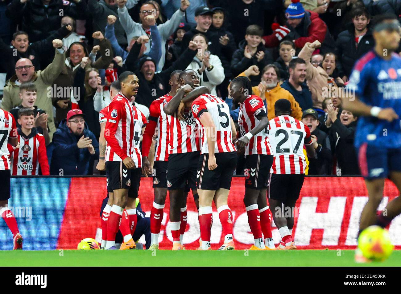 Sunderland defender Daniel Ballard (5) scores a GOAL 1-0 and celebrates ...