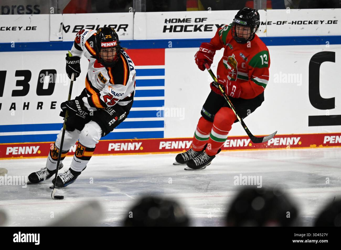 Landshut, Germany. 08th Nov, 2025. Ice hockey, women: Germany Cup Women ...