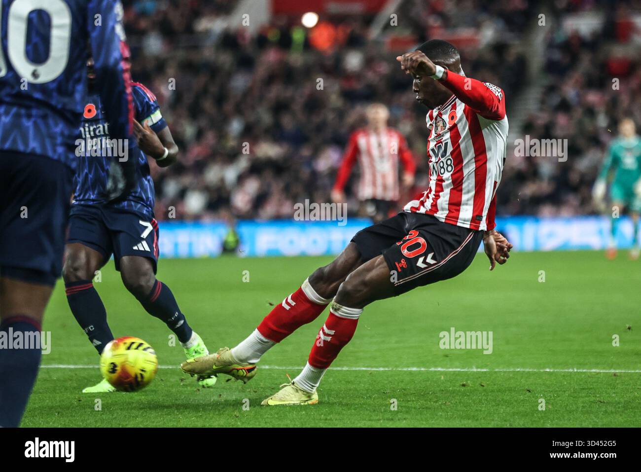 Nordi Mukiele of Sunderland takes a shot on goal during the Premier ...