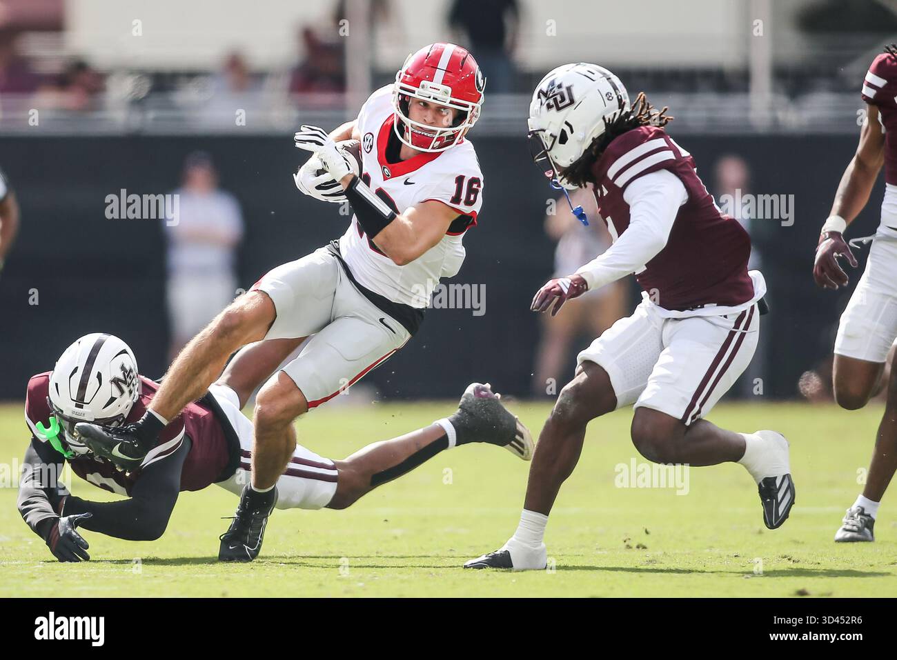 Georgia wide receiver London Humphreys (16) runs after a catch against ...