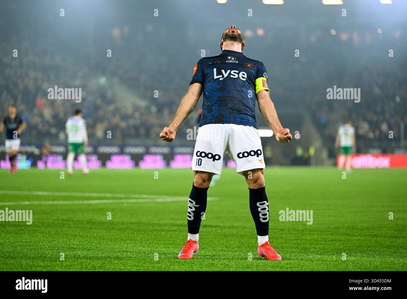 Stavanger 20251108. Vikings Zlatko Tripic cheers during the elite ...