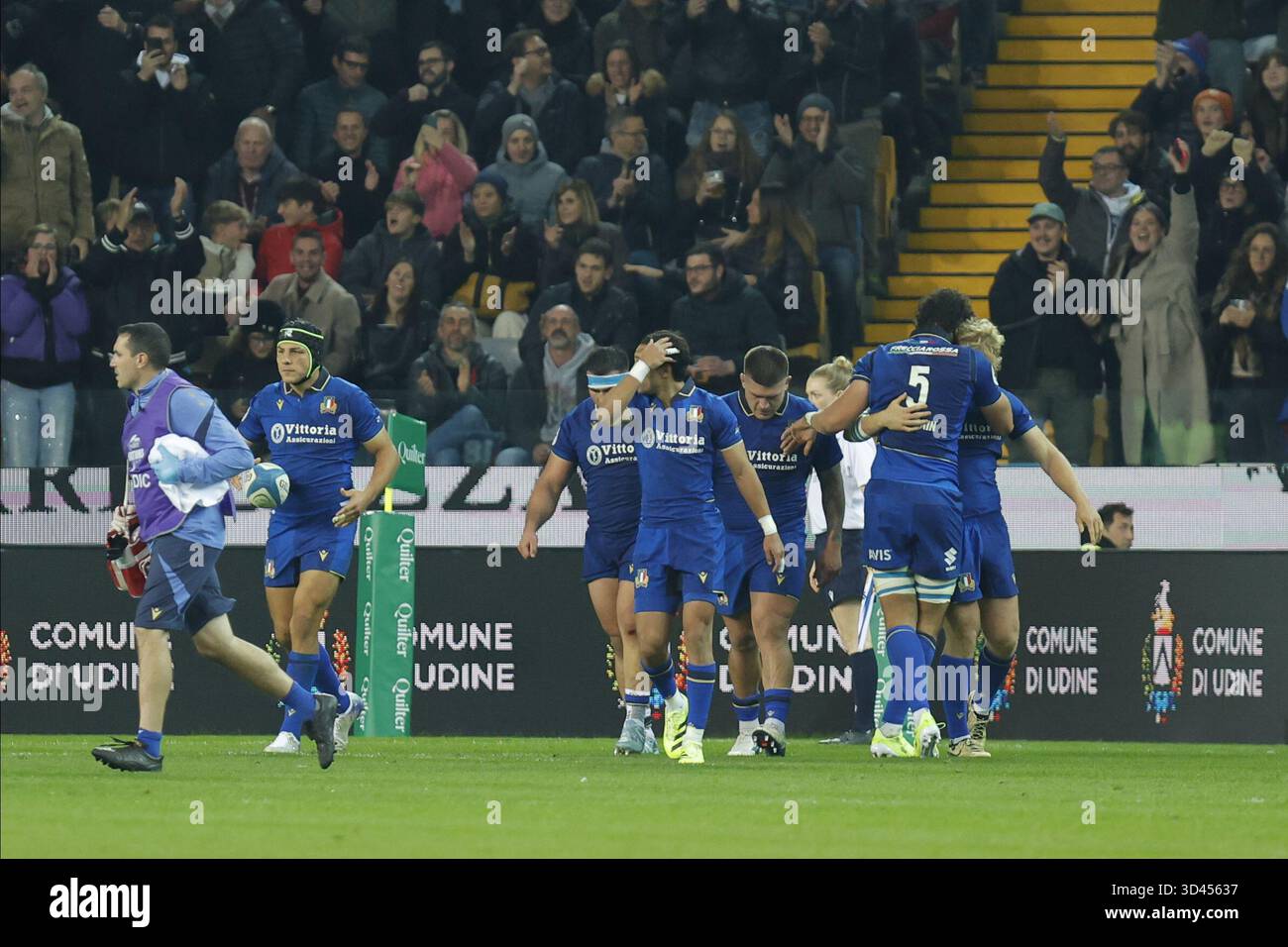 Italia's LOUIS LYNAGH during the Quilter Nations Series match between ...