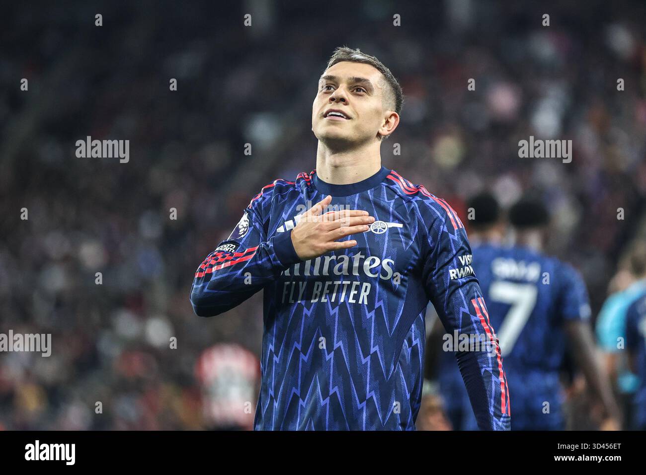 Leandro Trossard of Arsenal celebrates his goal to make it 1-2 during ...