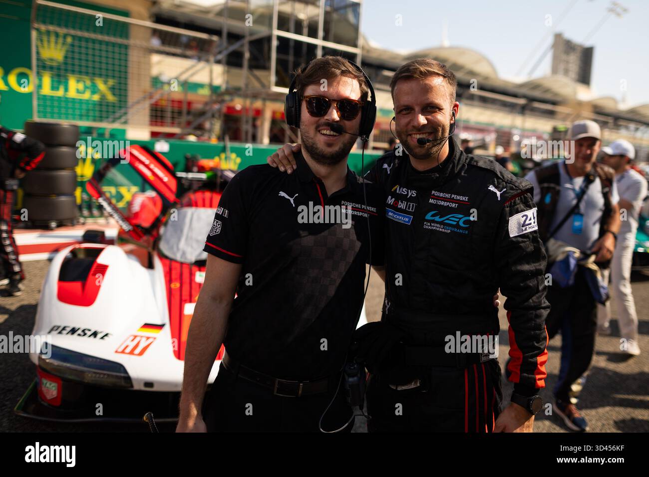 Porsche Penske Motorsport mechanics portrait in the grid during the 8 ...