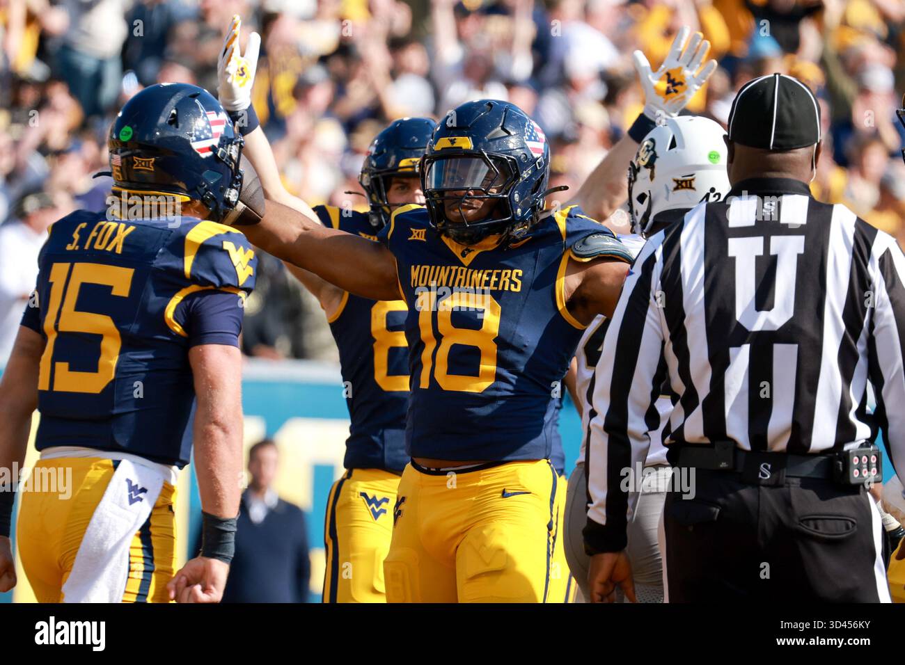MORGANTOWN, WV - NOVEMBER 08: West Virginia Mountaineers bandit Curtis ...