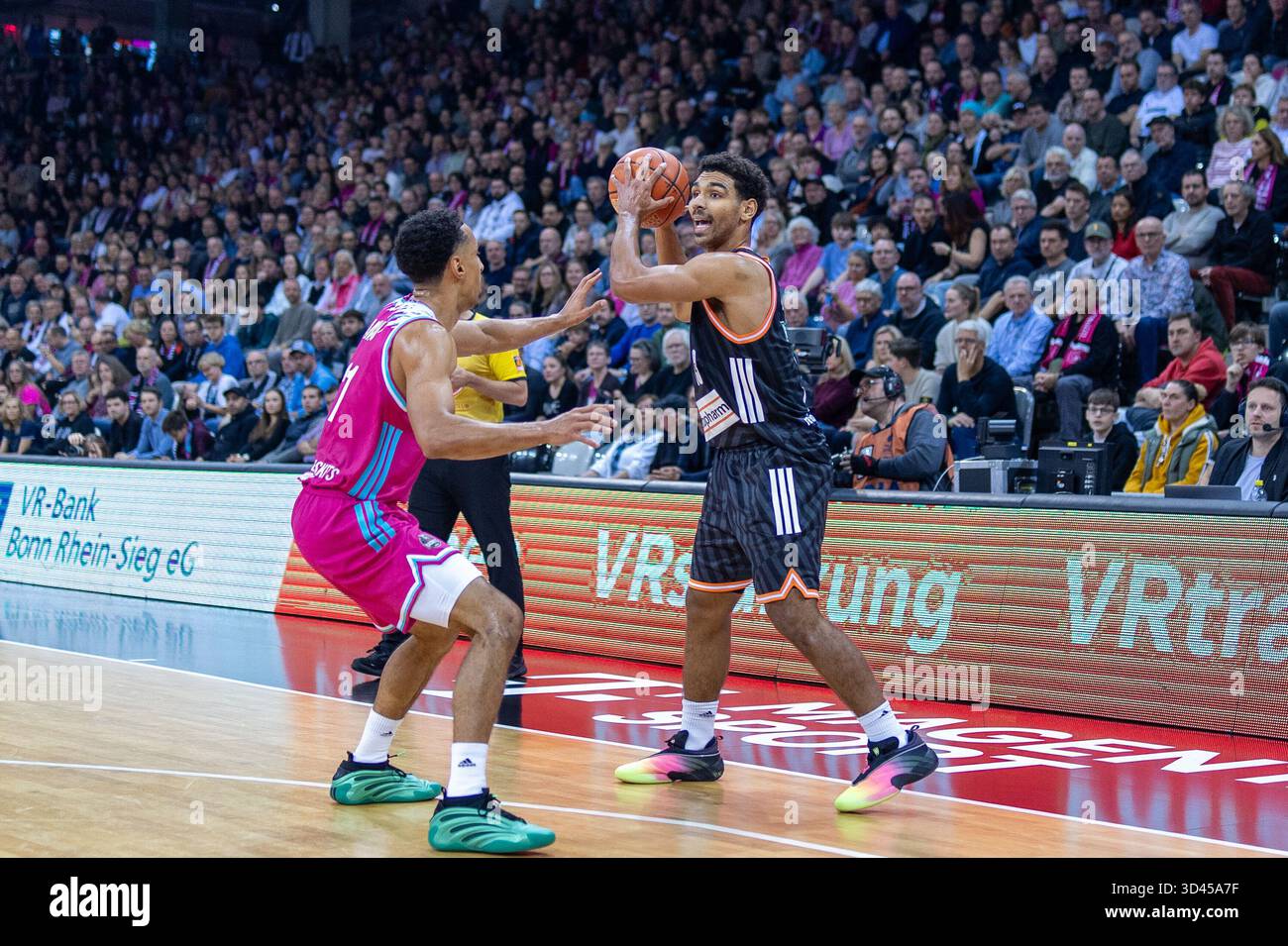 Mark Smith (Ratiopharm Ulm, #13) vs Joel Sadu Aminu (Telekom Baskets ...