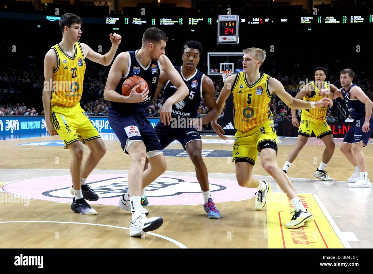 11/08/2025, Uber-Arena, Berlin, DEU, easyCredit BBL, ALBA vs ...