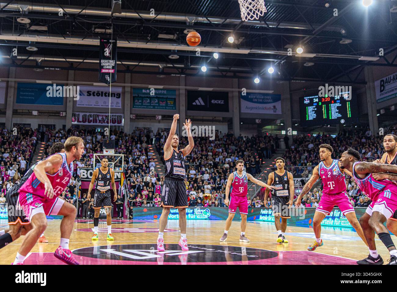 The former Bonn player Christian Sengfelder (Ratiopharm Ulm, #43) at ...