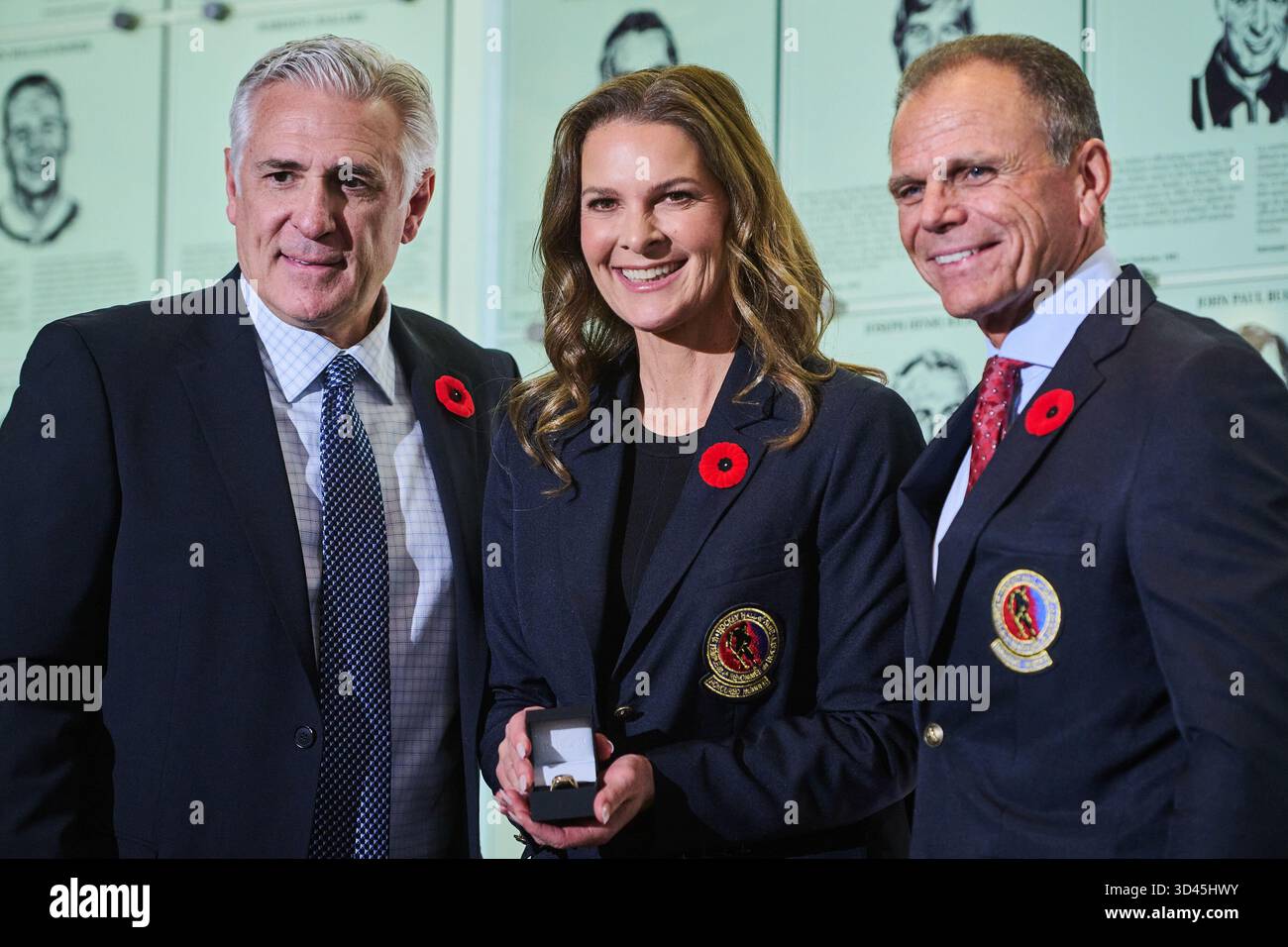 Hockey Hall of Fame selection committee chair Ron Francis, left to ...