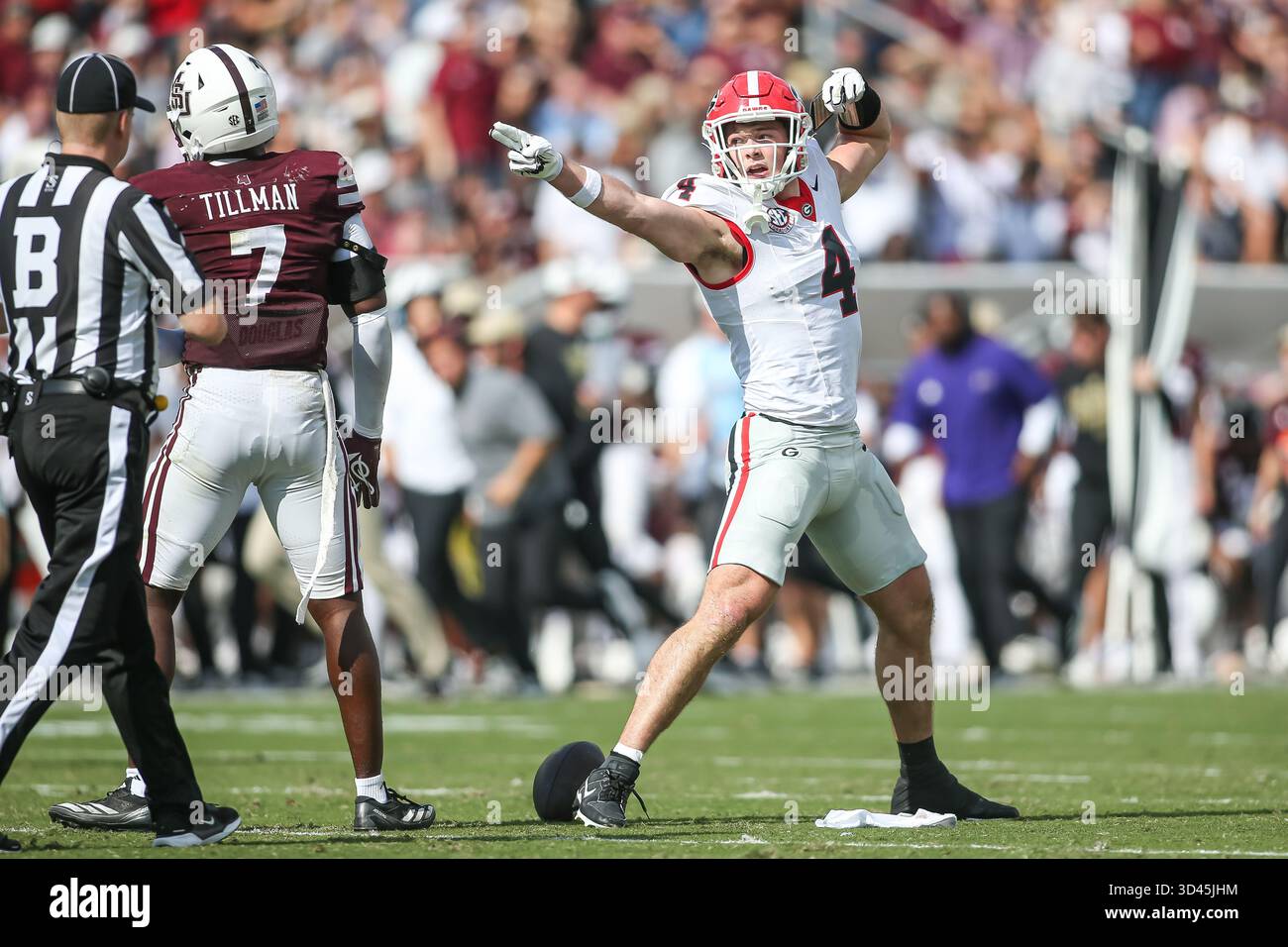 Georgia tight end Oscar Delp (4) reacts after a catch against ...