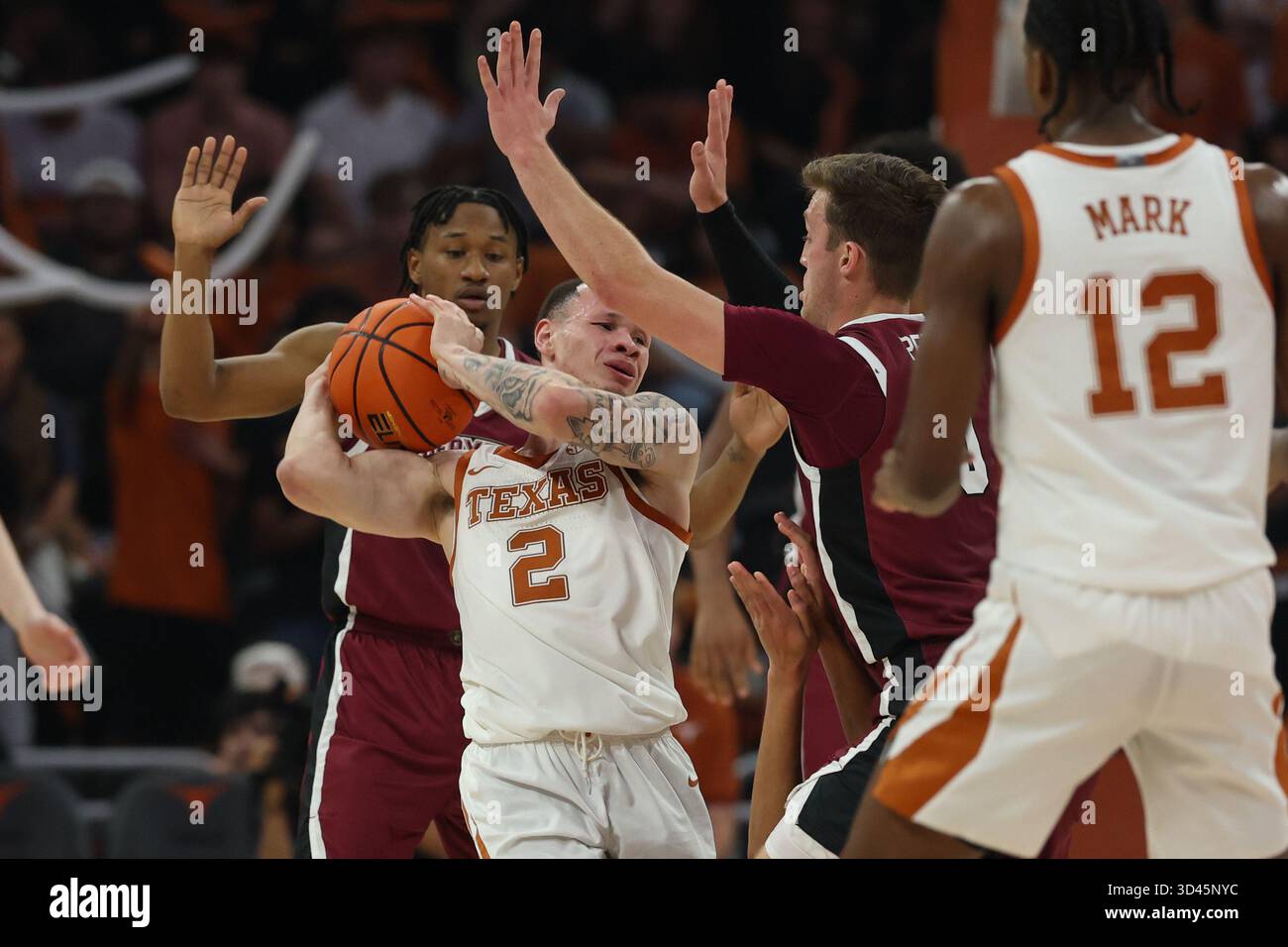 AUSTIN, TX - NOVEMBER 08: Guard Chendall Weaver #2 of the Texas ...