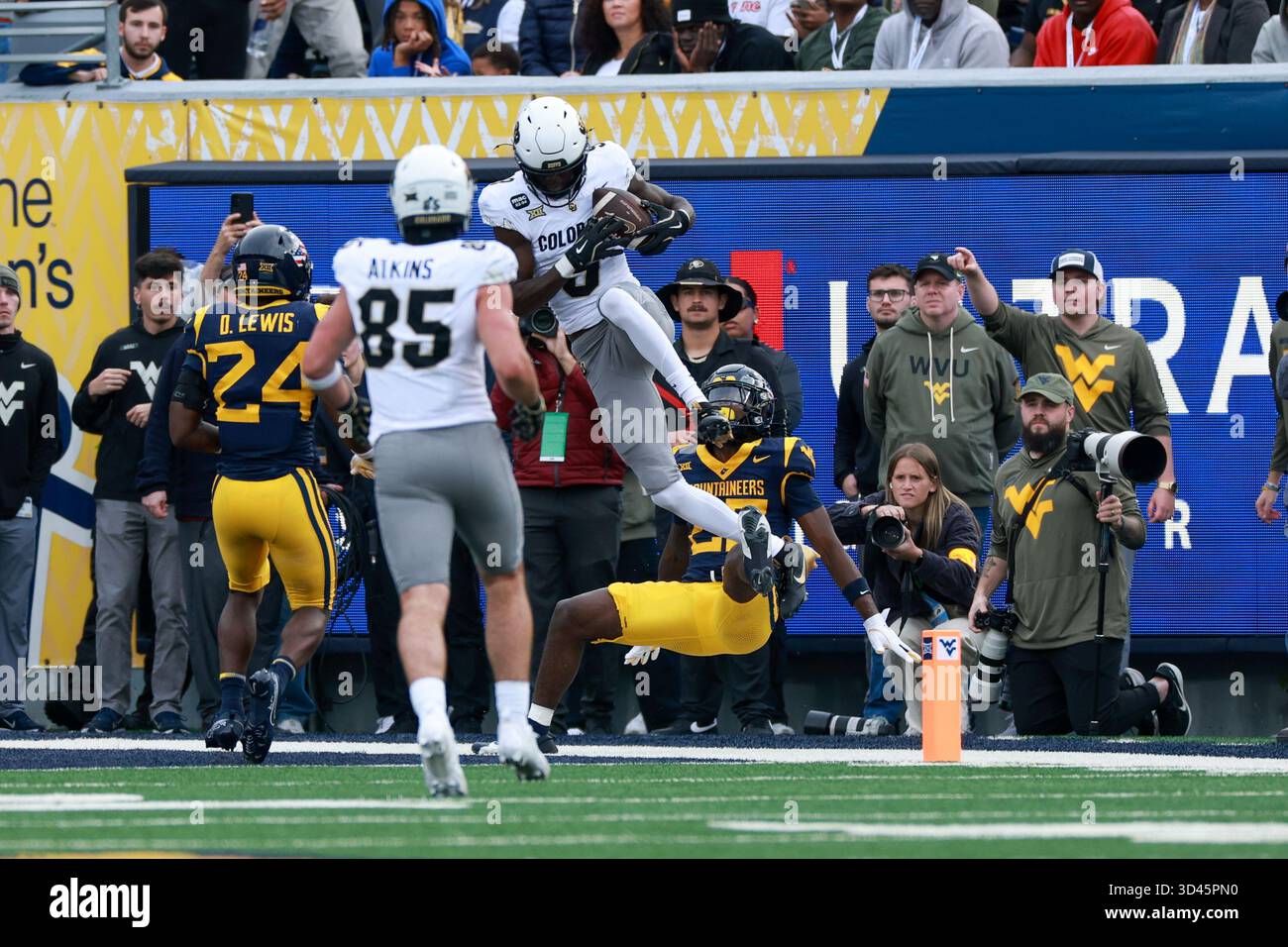 November 8, 2025: Colorado Buffaloes wide receiver Omarion Miller (4 ...