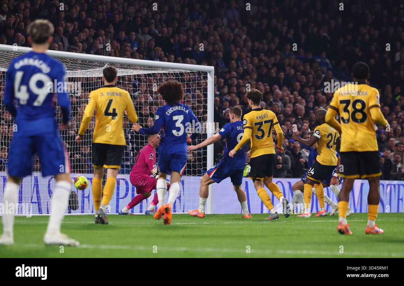 London, England, 8th November 2025. Malo Gusto (hidden) of Chelsea ...