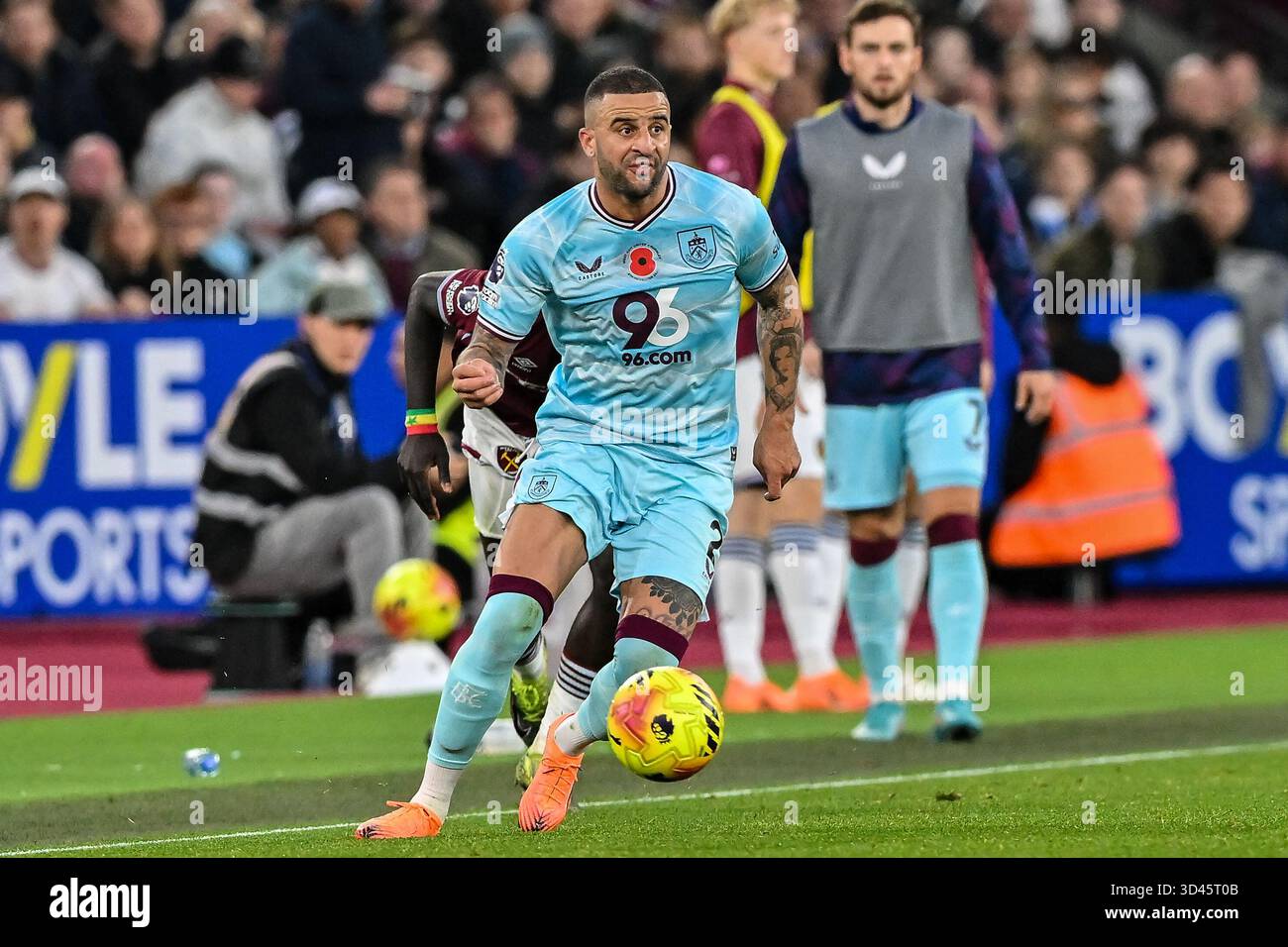 Kyle Walker (2 Burnley) controls the ball during the Premier League ...