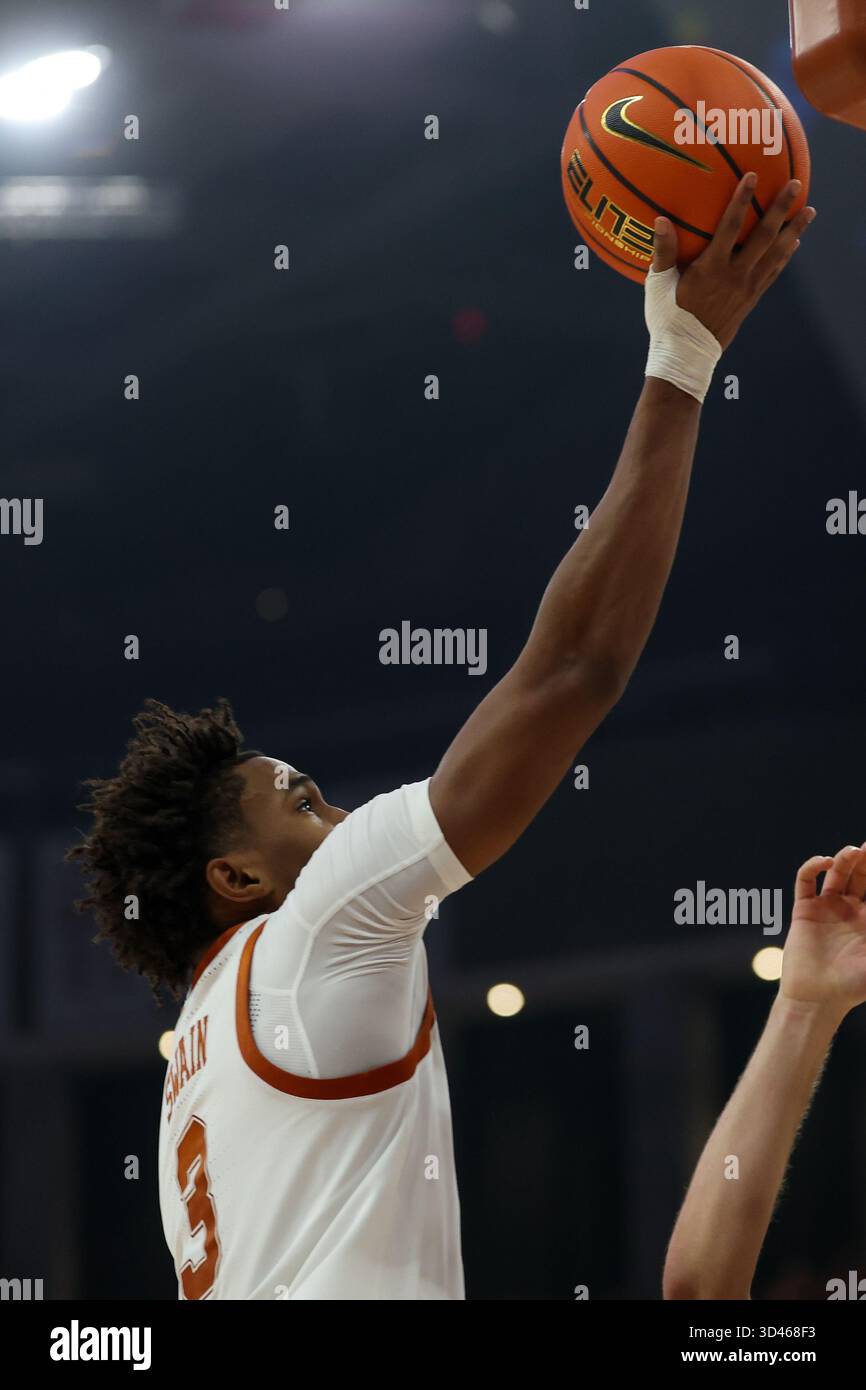 AUSTIN, TX - NOVEMBER 08: Forward Dailyn Swain #3 of the Texas ...