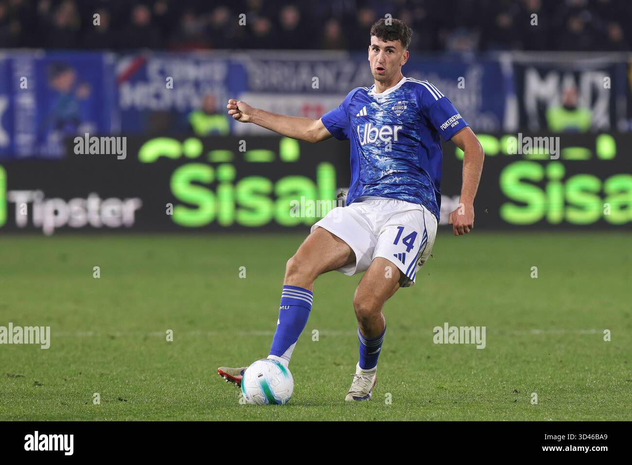 11/8/2025 Italy, Como, 2025 11 08: Jacobo Ramon Naveros (Como) pass ...