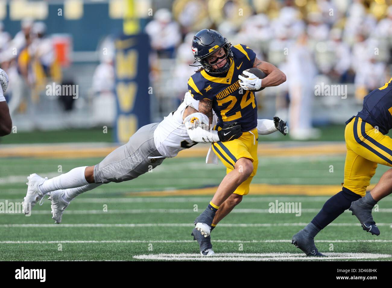 MORGANTOWN, WV - NOVEMBER 08: West Virginia Mountaineers wide receiver ...