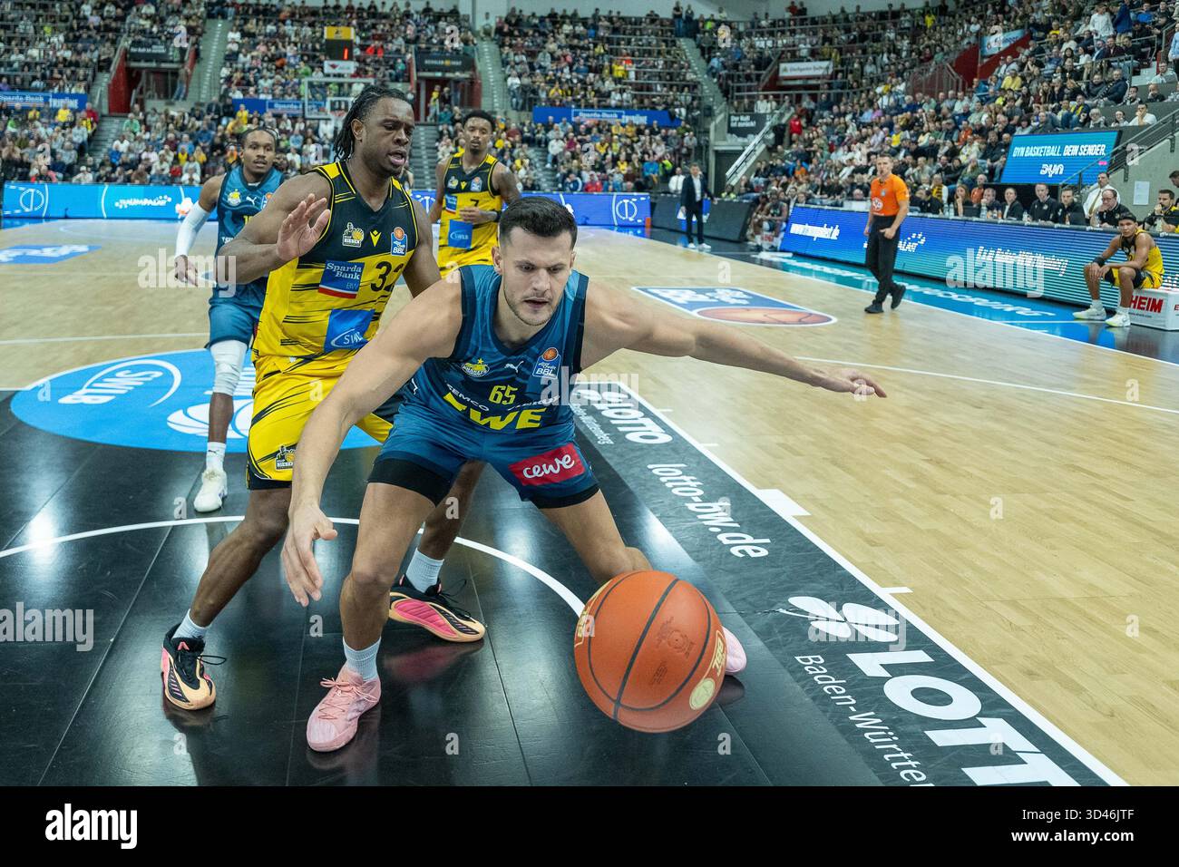 Traveon Buchanan (MHP RIESEN Ludwigsburg, #02), Filip Stanic (EWE ...