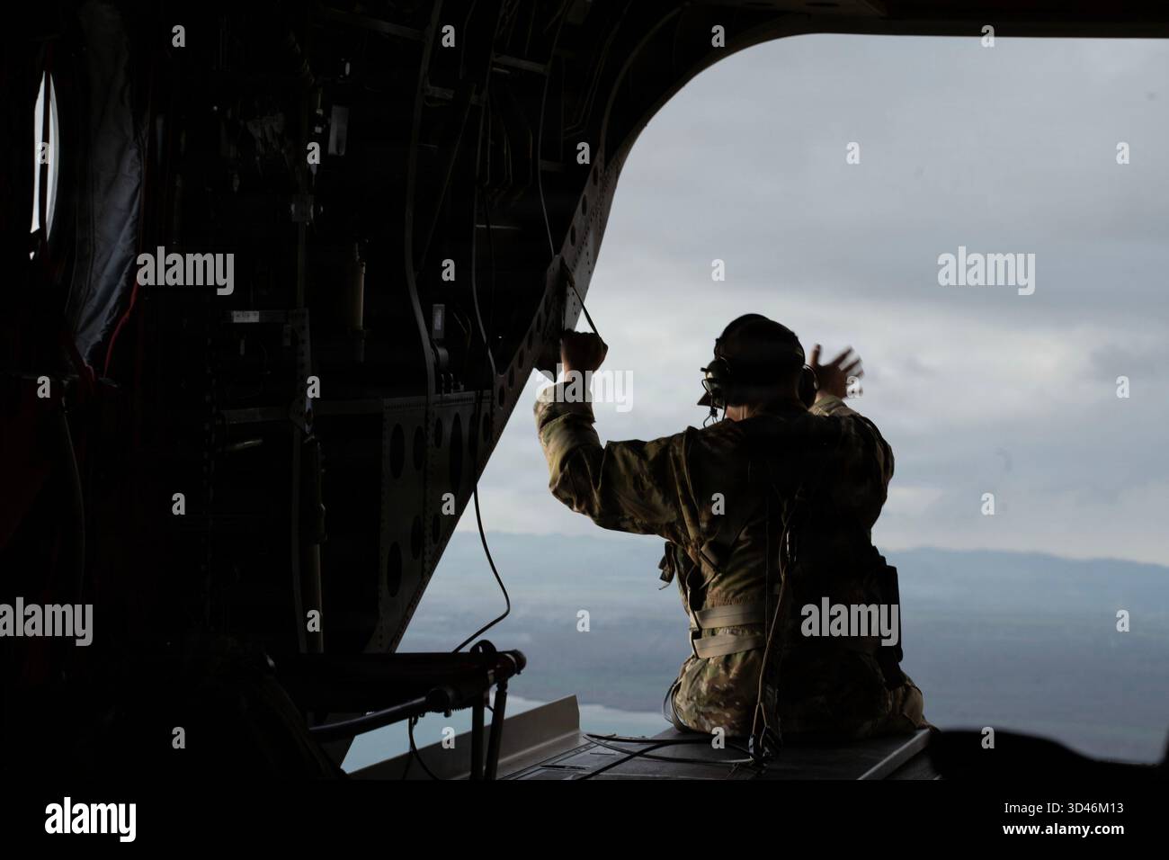 U.S. Army Sgt. Paul Griffin, 1st Battalion, 228th Aviation Regiment ...