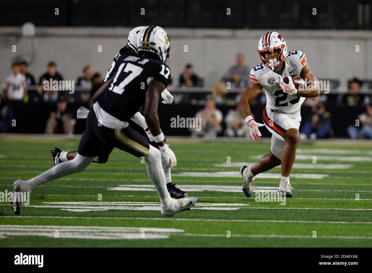 NASHVILLE, TN - NOVEMBER 08: Auburn Tigers running back Jeremiah Cobb ...