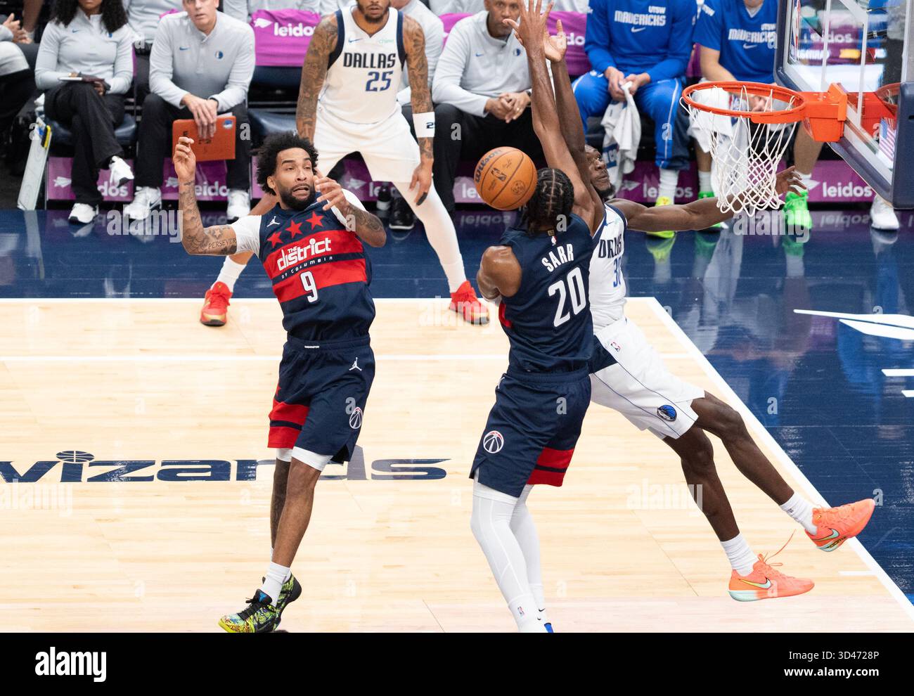 WASHINGTON, DC - NOVEMBER 08: Washington Wizards forward Justin ...
