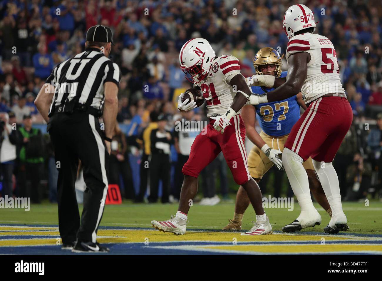 Nebraska running back Emmett Johnson (21) scores a touch down against ...