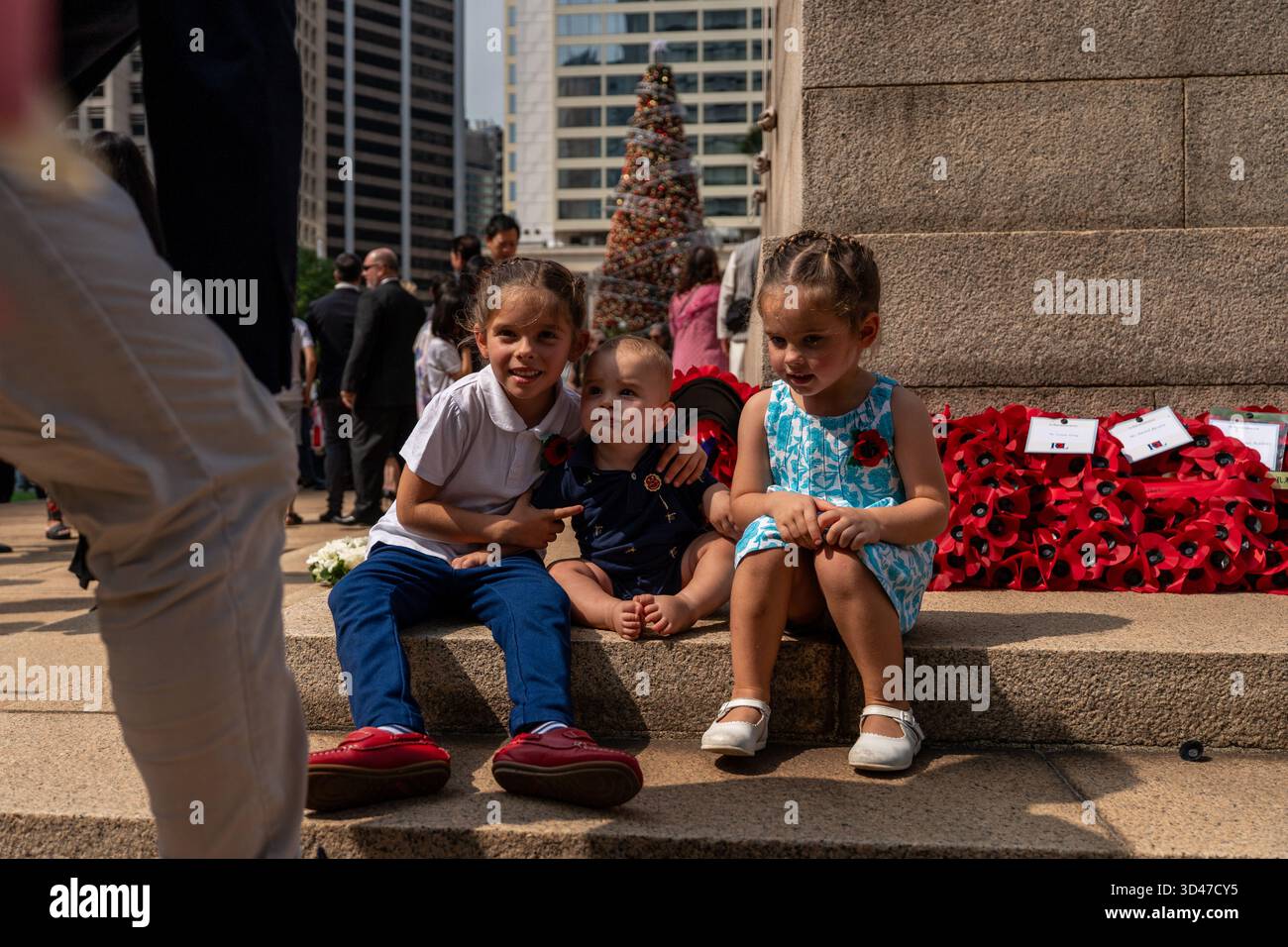 Children taking photo remembrance hi-res stock photography and images ...