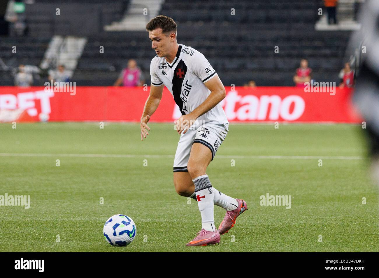 Rio de Janeiro, Brazil - November 05: Lucas Piton of Vasco looks to ...