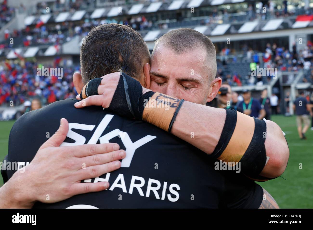Kieran Foran of the Kiwis (R), playing his last game celebrates victory ...