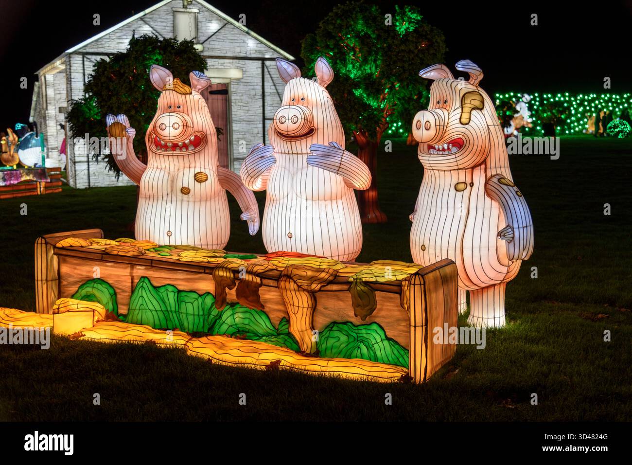 Longleat, Wiltshire, UK. 8th November 2025. Giant illuminated Chinese ...