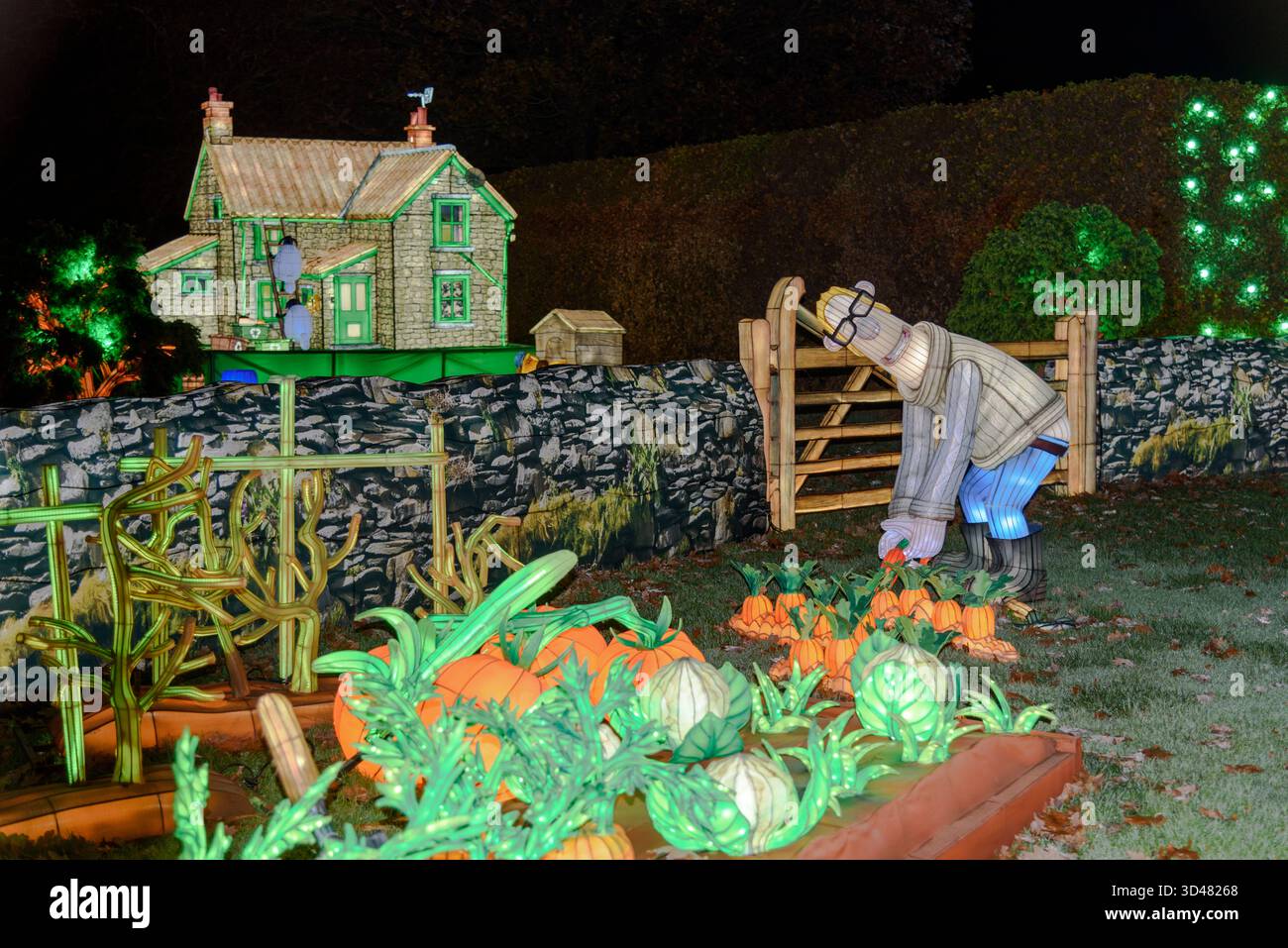 Longleat, Wiltshire, UK. 8th November 2025. Giant illuminated Chinese ...