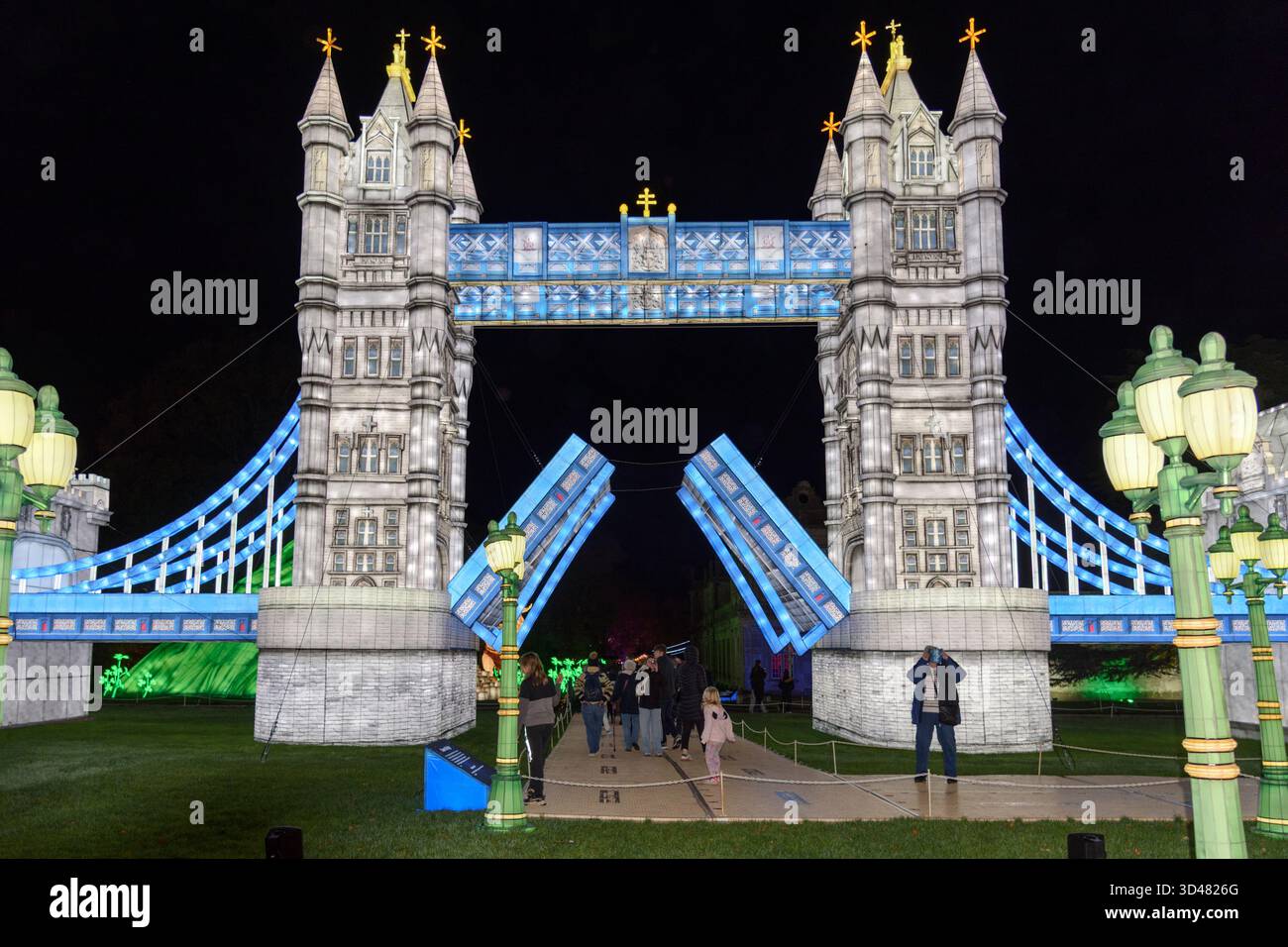 Longleat, Wiltshire, UK. 8th November 2025. Giant illuminated Chinese ...
