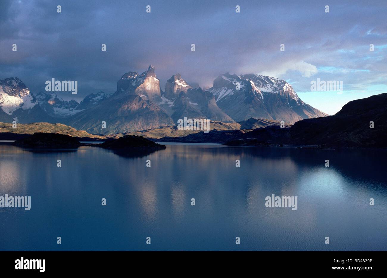 Lago Pehoe, Torres del Paine National Park, Patagonia, Chile, South ...