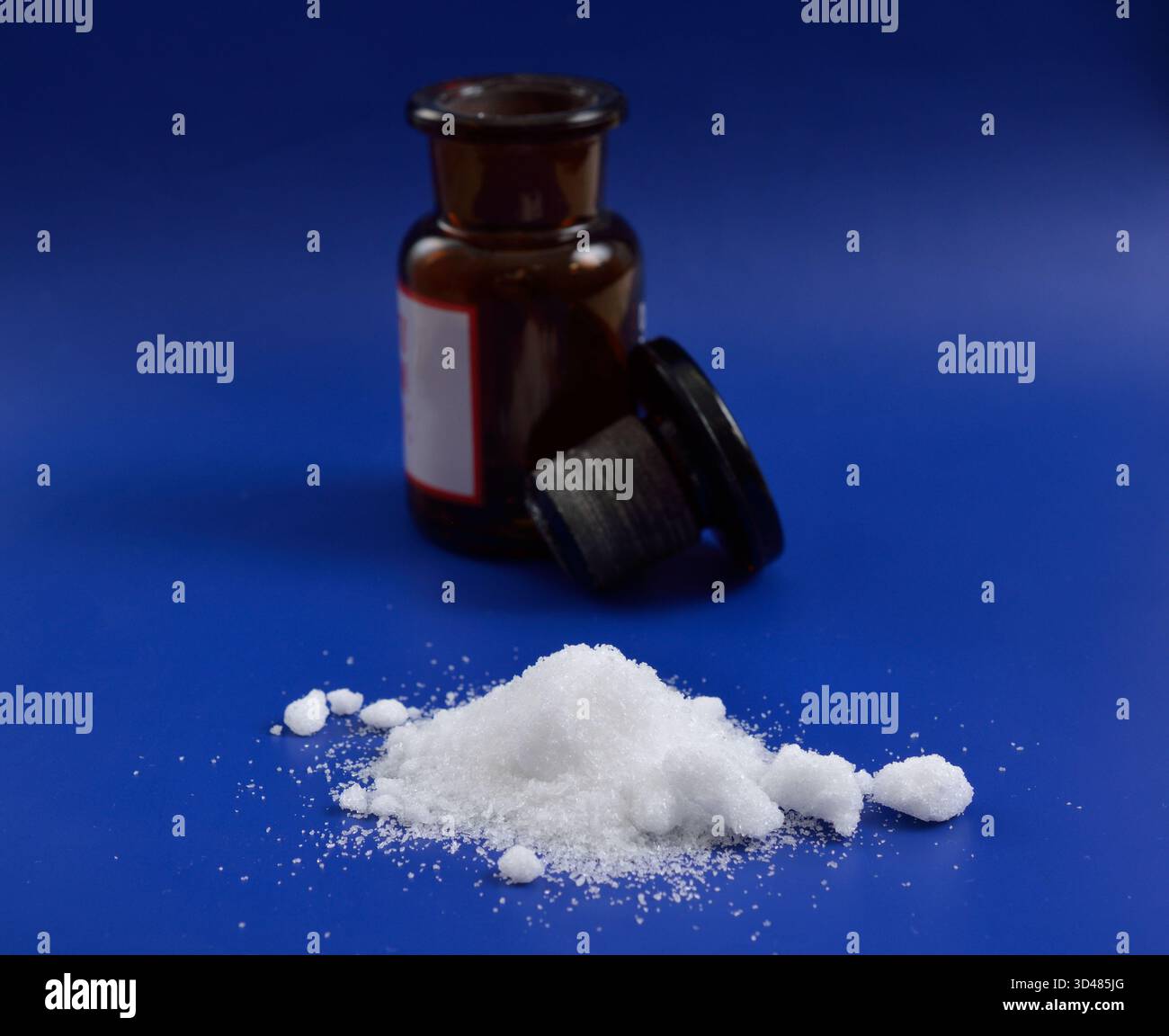 Sodium potassium tartrate tetrahydrate hi-res stock photography and ...