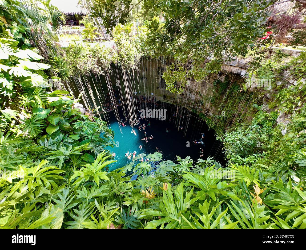 Cenote hi-res stock photography and images - Alamy