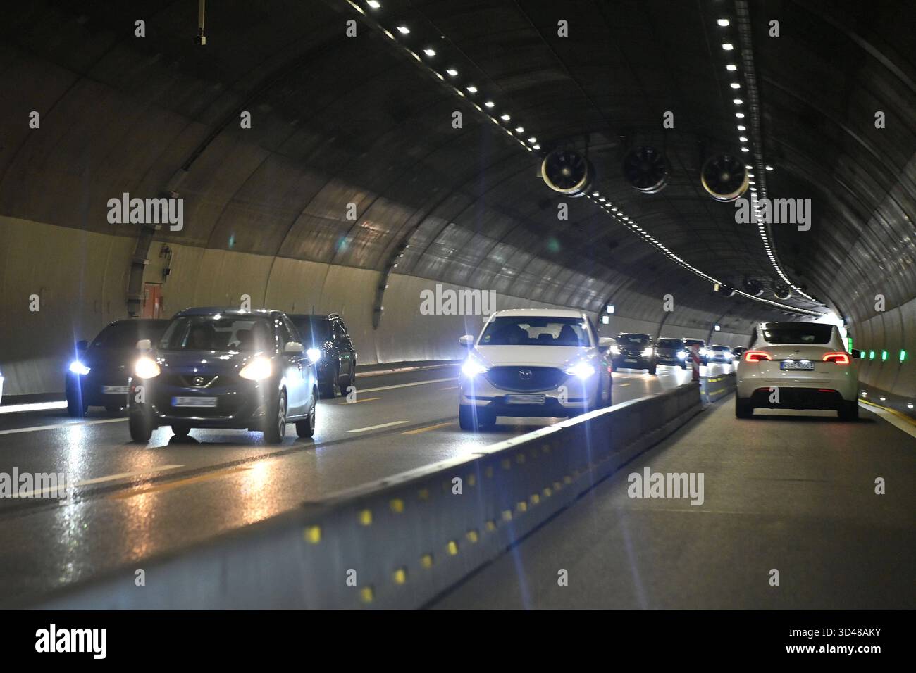 Baustelle im Engelbergtunnel auf der A81 bei Leonberg,Strassenverkehr ...