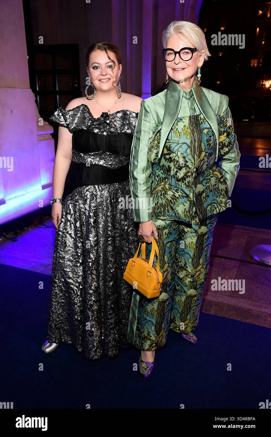 Ann Kathrin Linsenhoff mit Tochter Liselott Marie Linsenhoff beim 43 ...