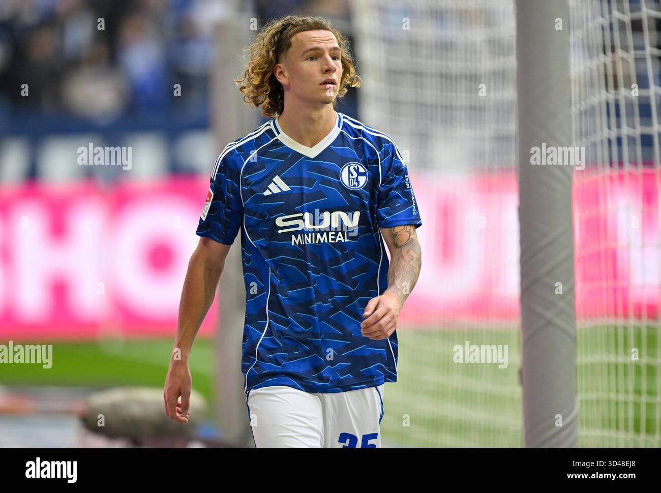 Mika Wallentowitz (Schalke) Gelsenkirchen, November 8, 2025, Soccer, 2 ...