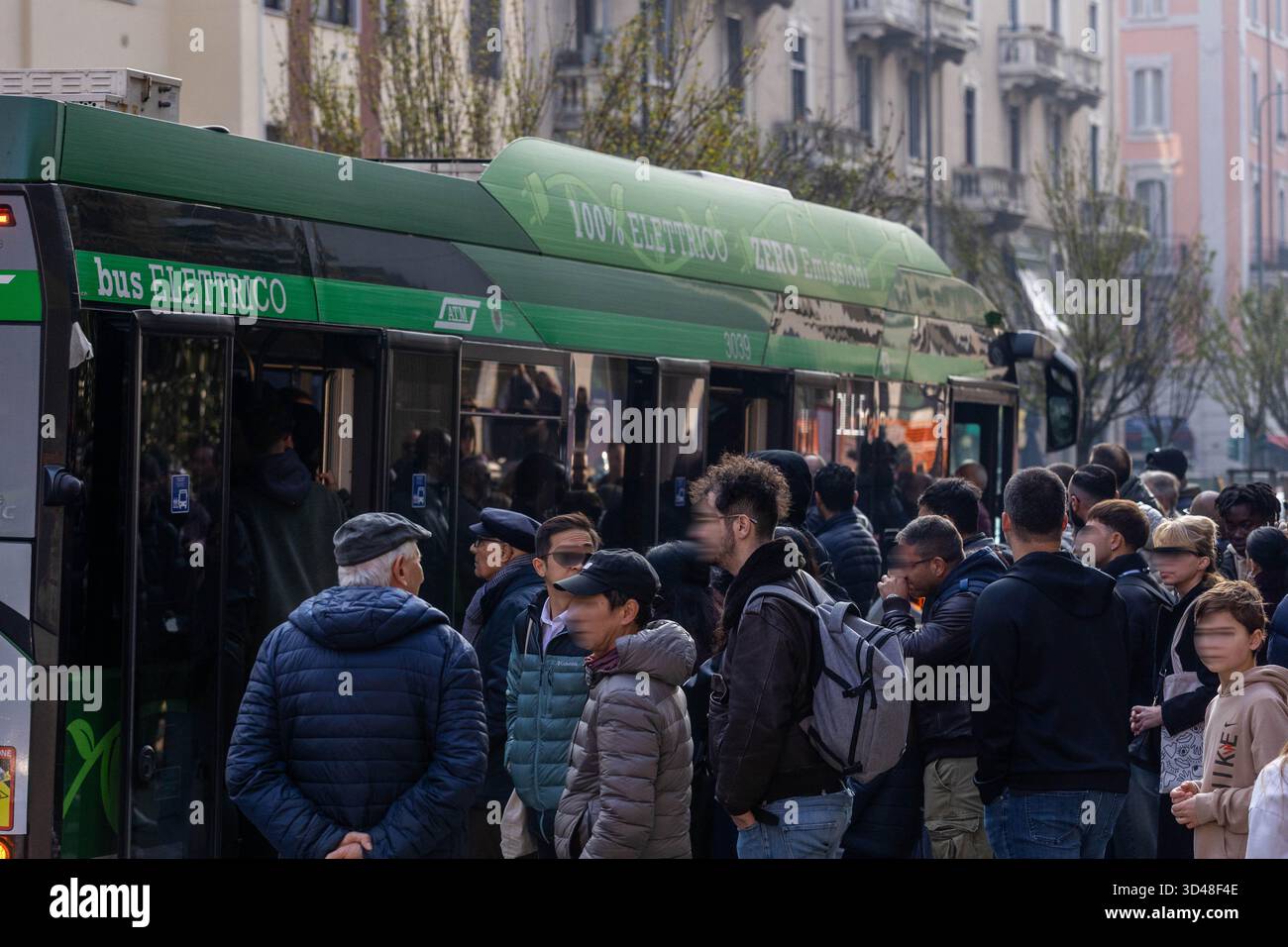 Metropolitana M1 ferma nel tratto fra Turro e Cairoli a causa di un ...