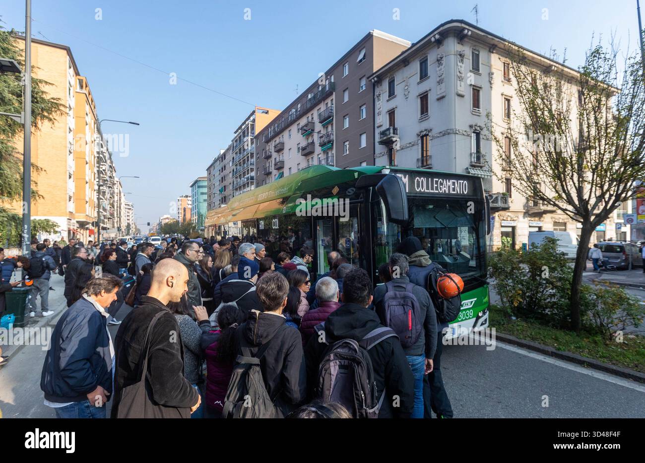 Metropolitana M1 ferma nel tratto fra Turro e Cairoli a causa di un ...