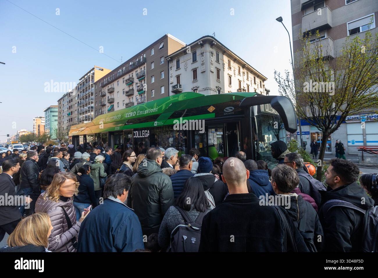 Metropolitana M1 ferma nel tratto fra Turro e Cairoli a causa di un ...