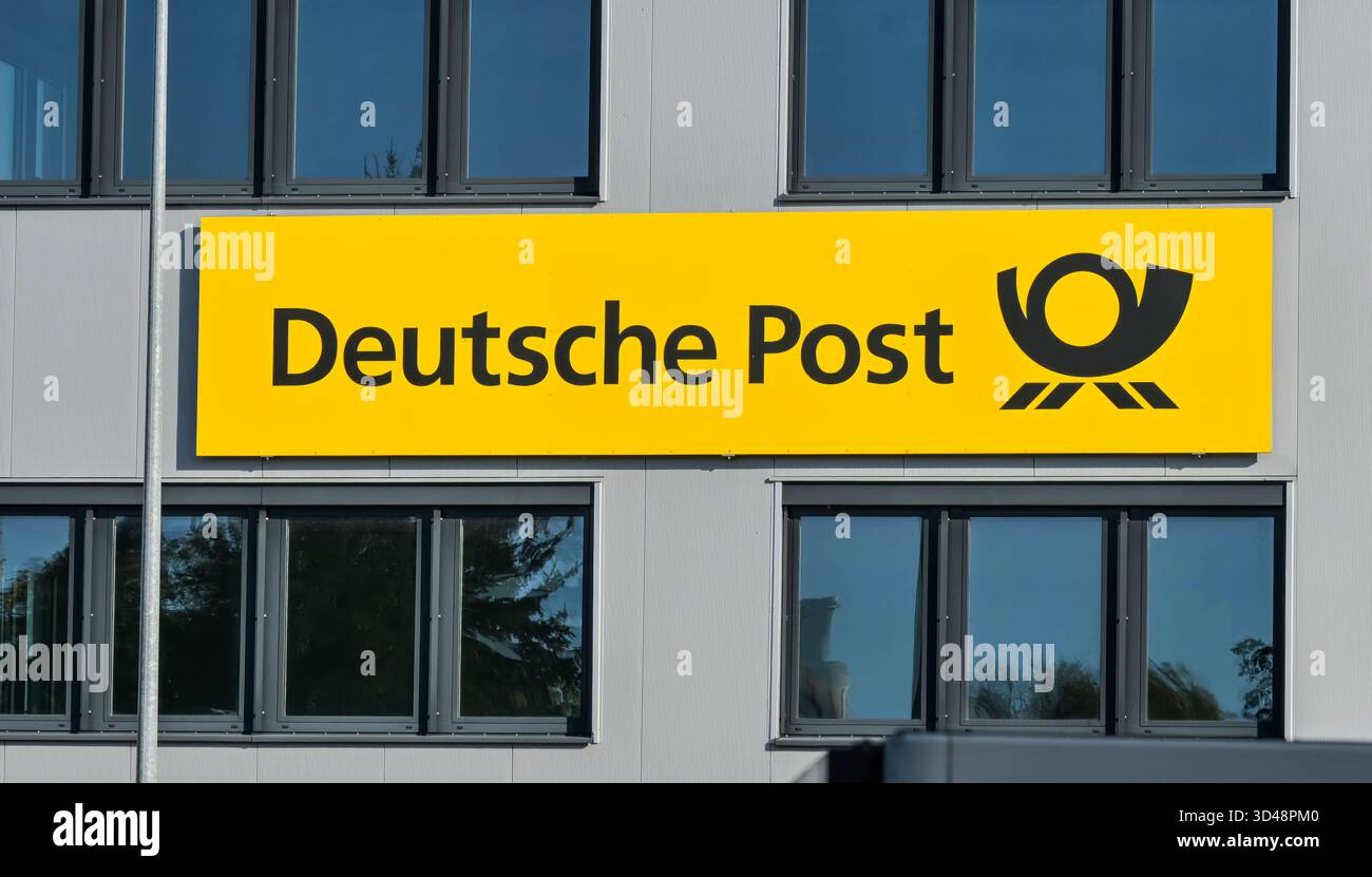 Deutsche Post Logo, DHL Zustellbasis Charlottenburg, Rohrdamm ...