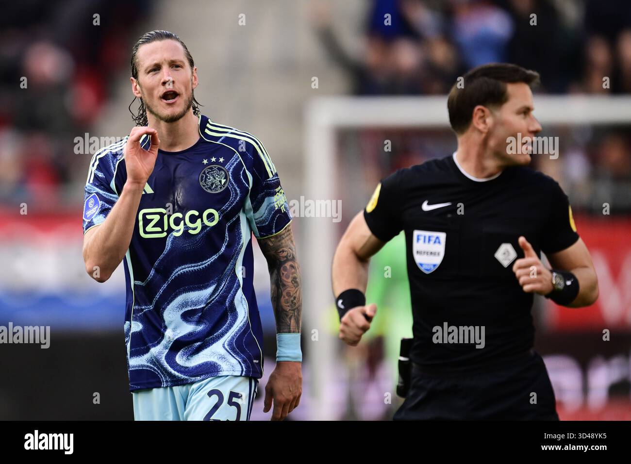 UTRECHT - Referee Danny Makkelie disallowed Wout Weghorst's goal during ...