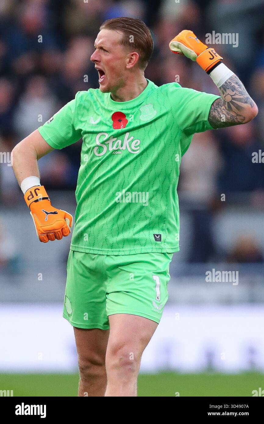 Jordan Pickford of Everton celebrates during the Everton v Fulham ...