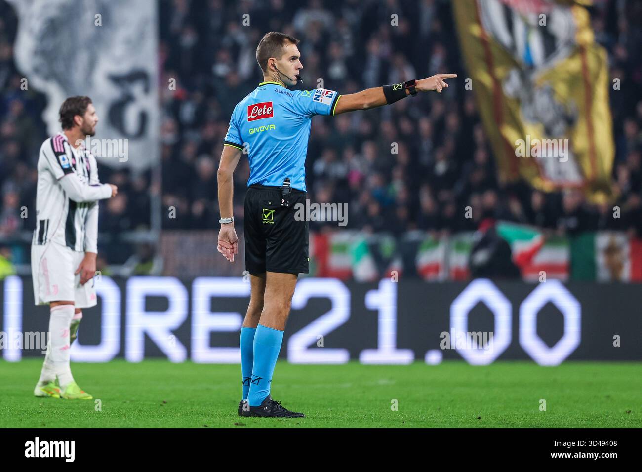 Referee Luca Zufferli seen in action during Serie A 2025/26 football ...
